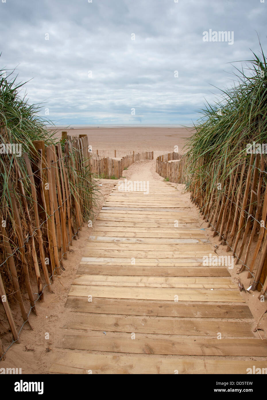 Walkway on beach hi-res stock photography and images - Alamy