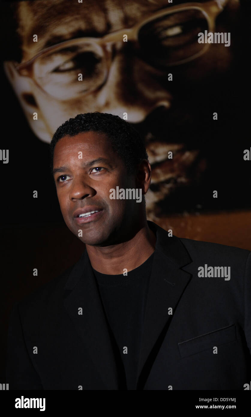 Denzel Washington at the photocall of the film "Pelham 123" in Berlin ...