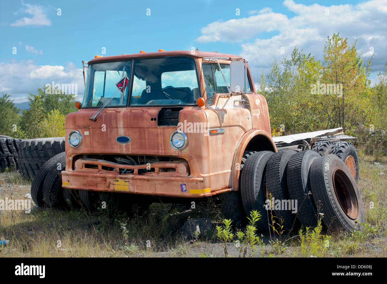Rusted truck hi-res stock photography and images - Alamy