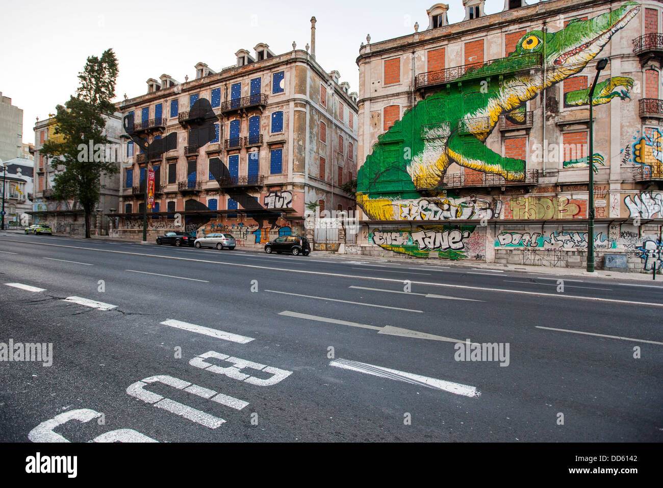 Graffiti artists os g?meos hi-res stock photography and images - Alamy