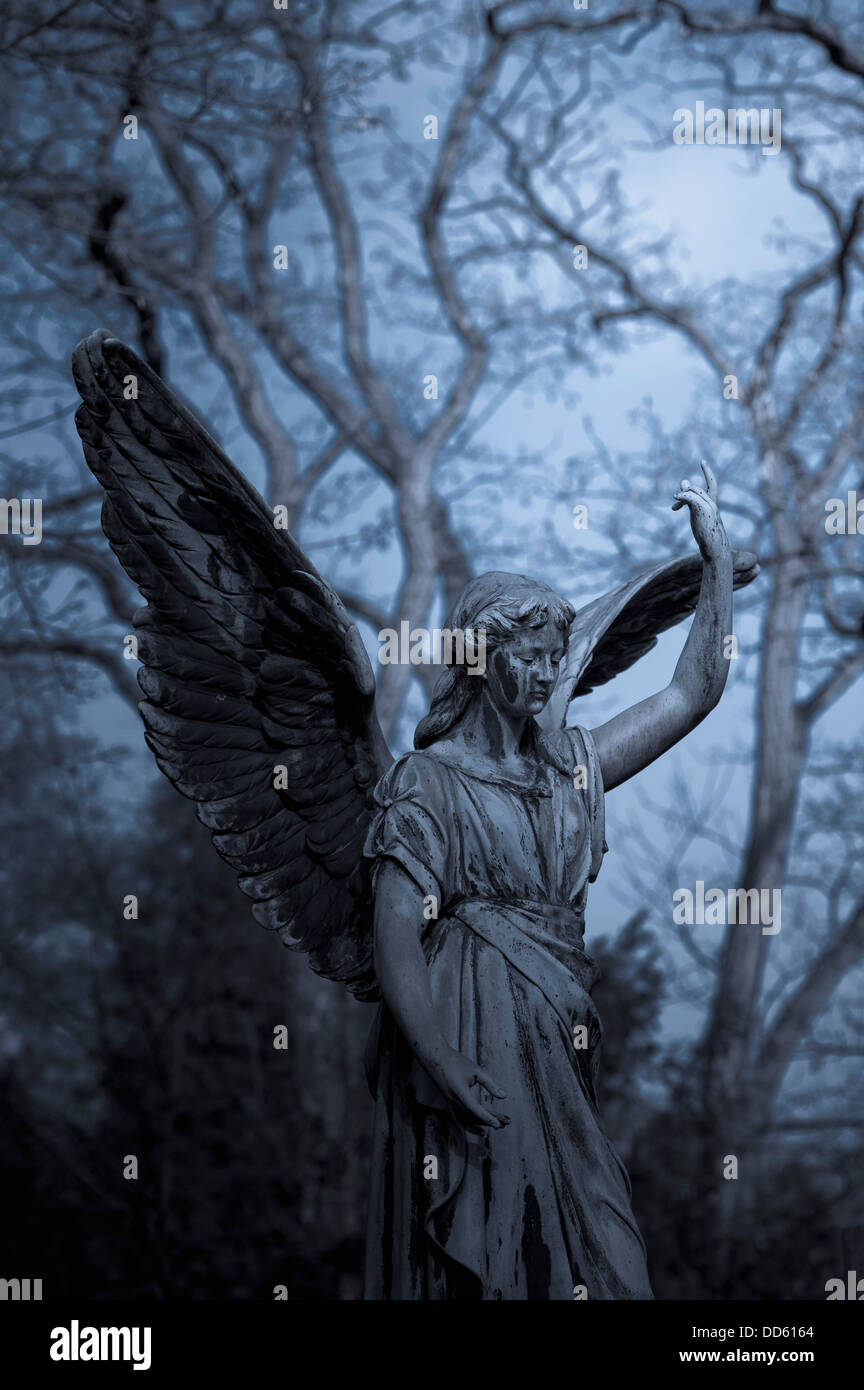 Germany, Cologne, Statue of angel at Melatenfriedhof Stock Photo - Alamy