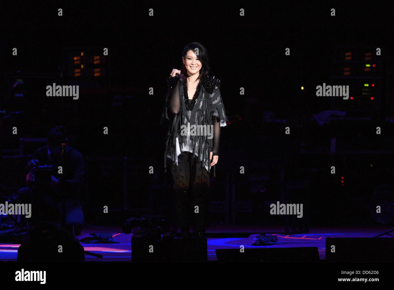 Singer Ren'e Liu and Taiwan pop group May Day perform at 2013 Summer ...