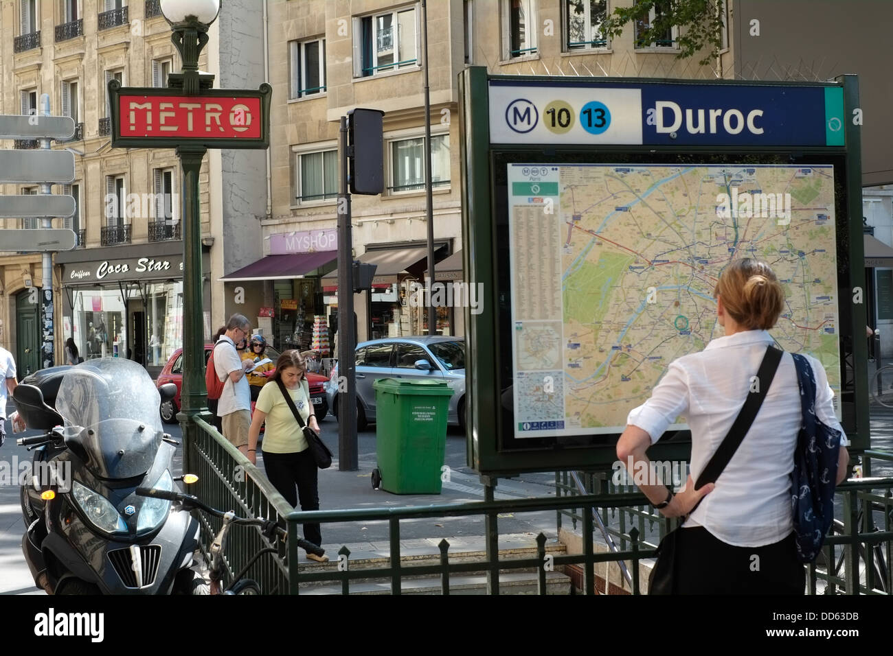Metro subway paris hi-res stock photography and images - Alamy