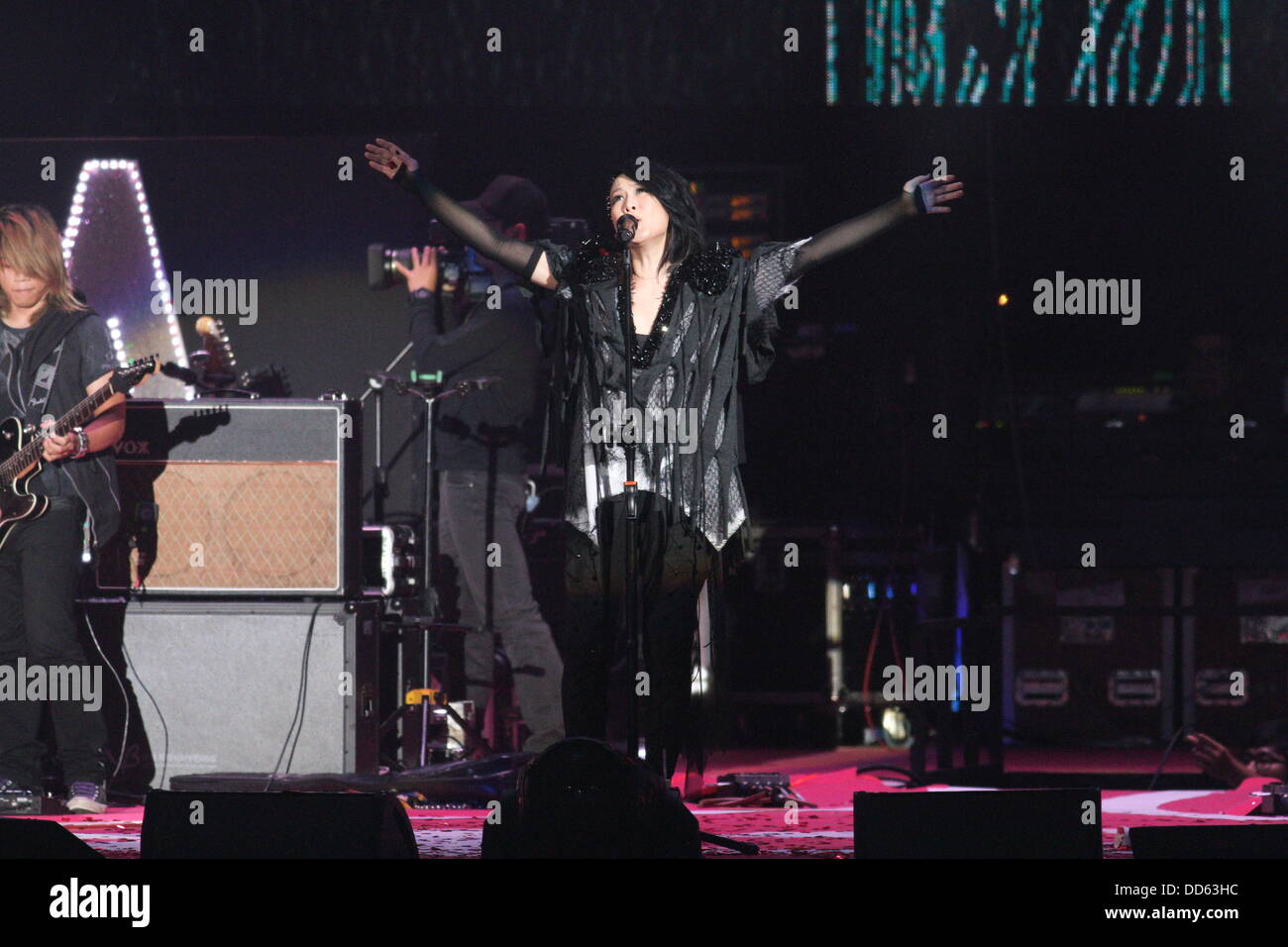 Singer Ren'e Liu and Taiwan pop group May Day perform at 2013 Summer ...