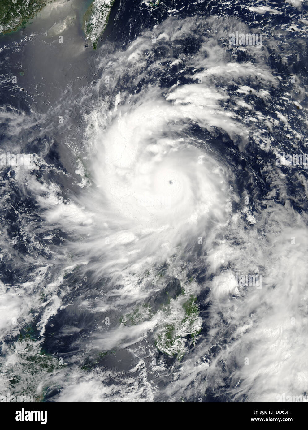 NASA's satellite imagery captured the intensity of Super Typhoon Utor ...