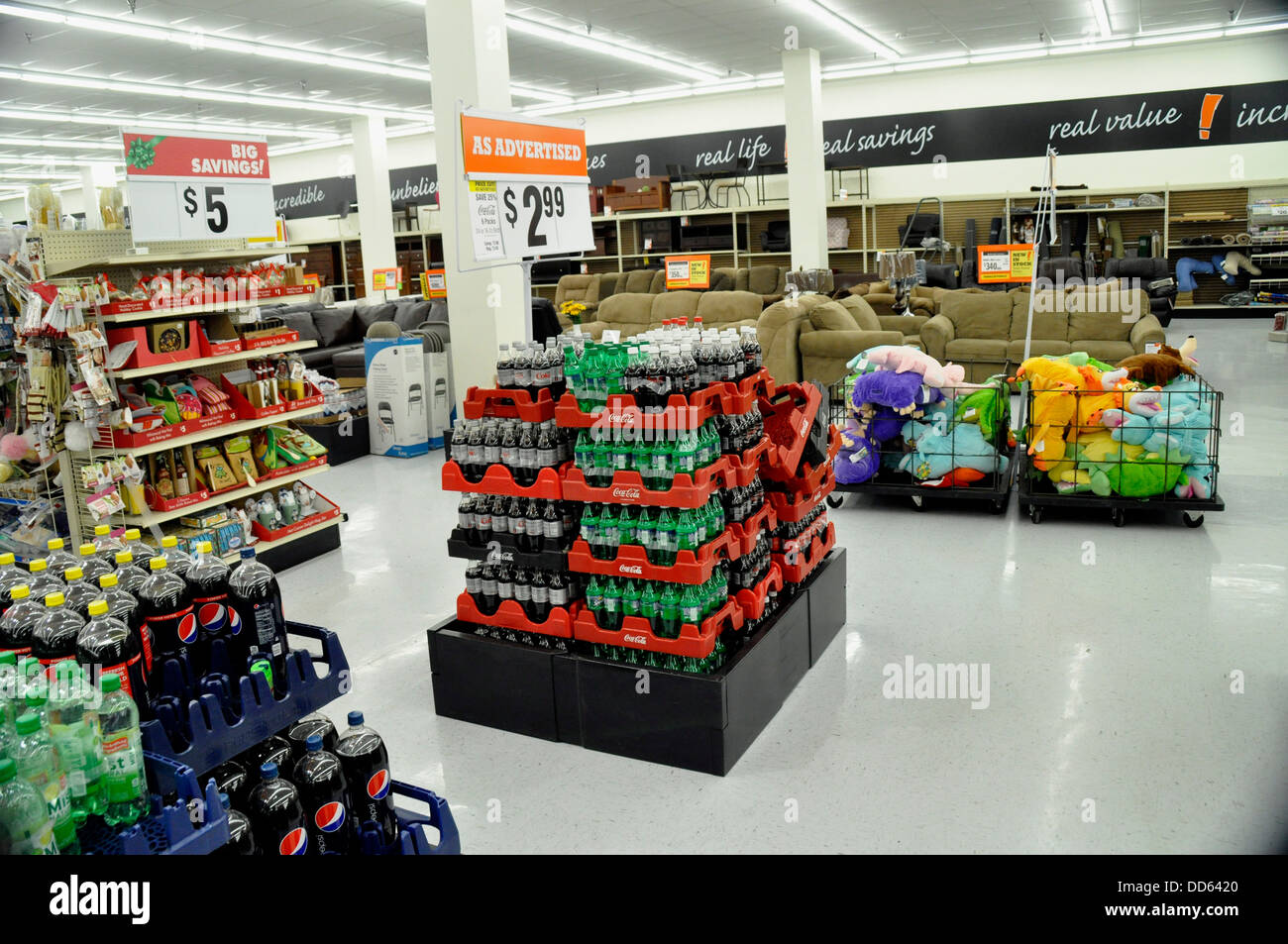 Inside store hi-res stock photography and images - Alamy