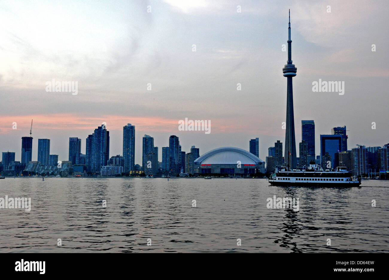 Toronto skyline at sunset Stock Photo - Alamy