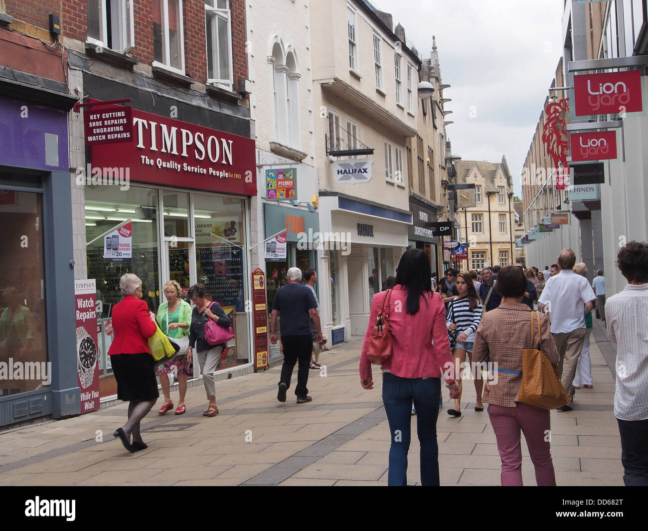 Shopping mall cambridge hi-res stock photography and images - Alamy