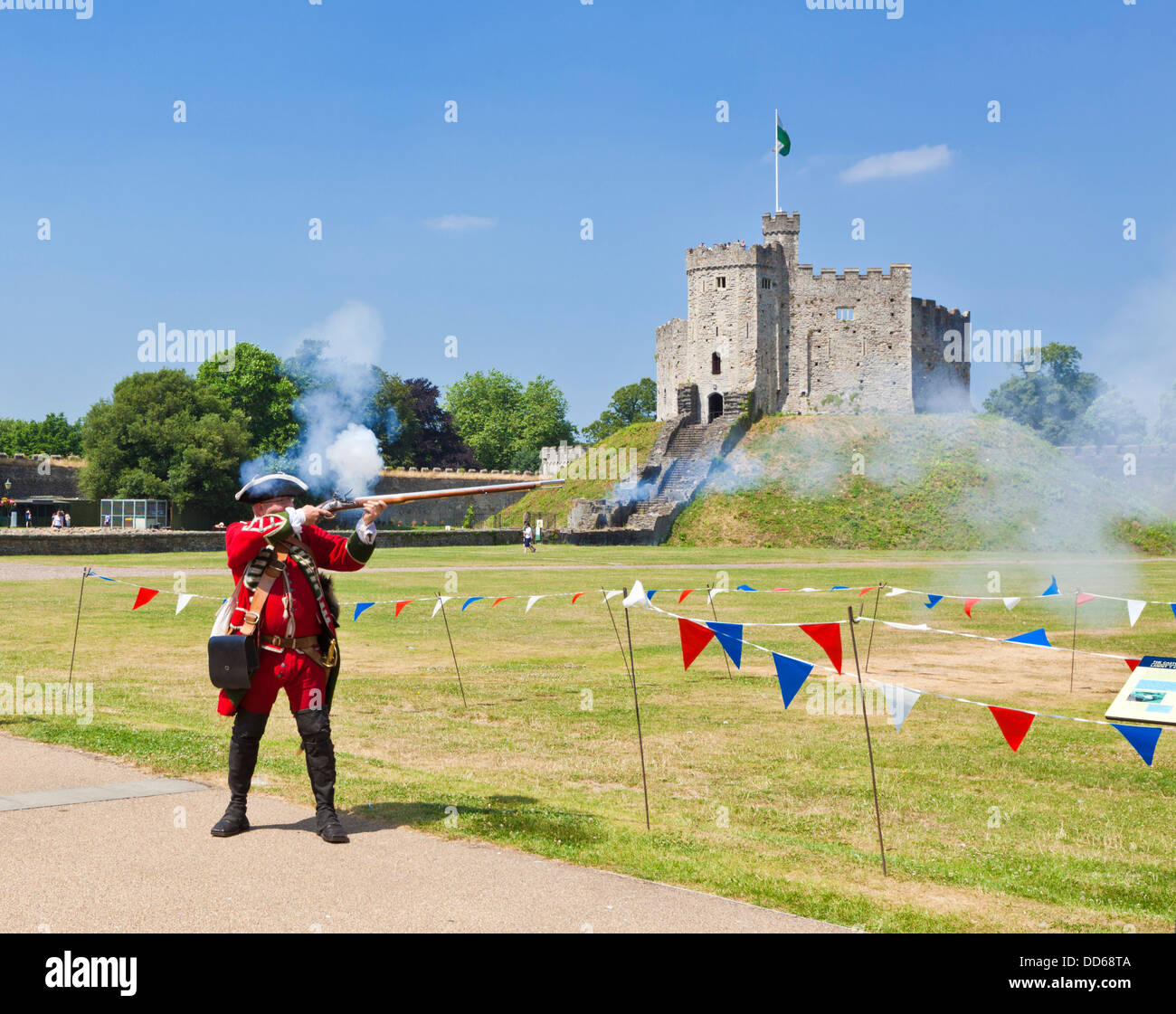 Musket firing hi-res stock photography and images - Alamy