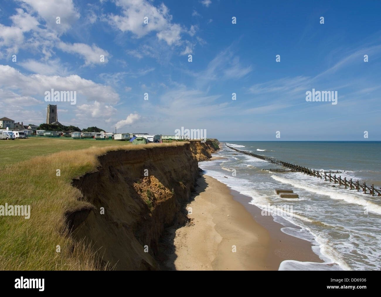 Happisburgh cliffs hi-res stock photography and images - Alamy