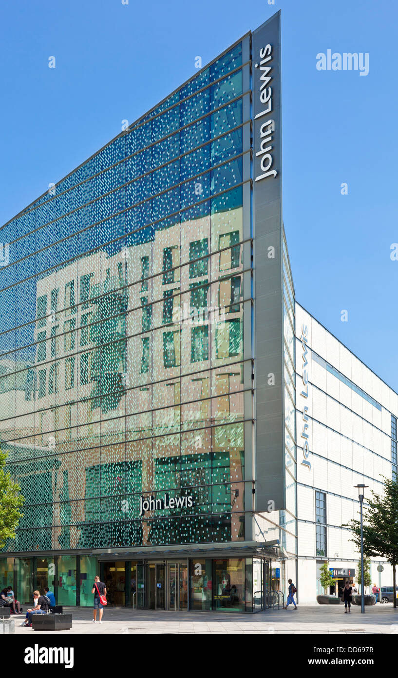 Pedestrian shopping centre hi-res stock photography and images - Alamy