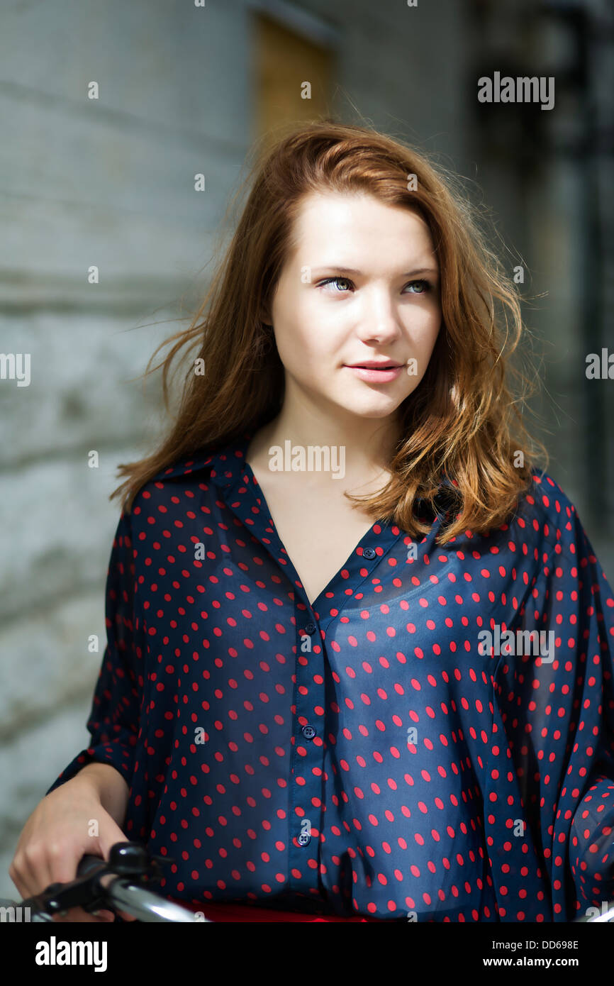 Turned head hi-res stock photography and images - Alamy