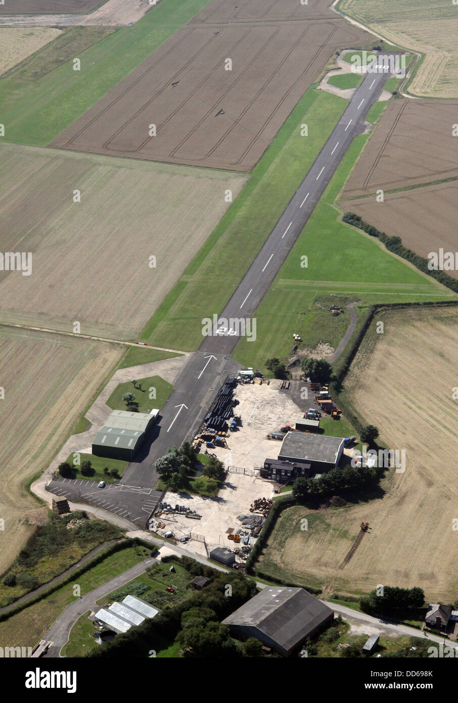 Airfield airfields airport airports hi-res stock photography and images ...