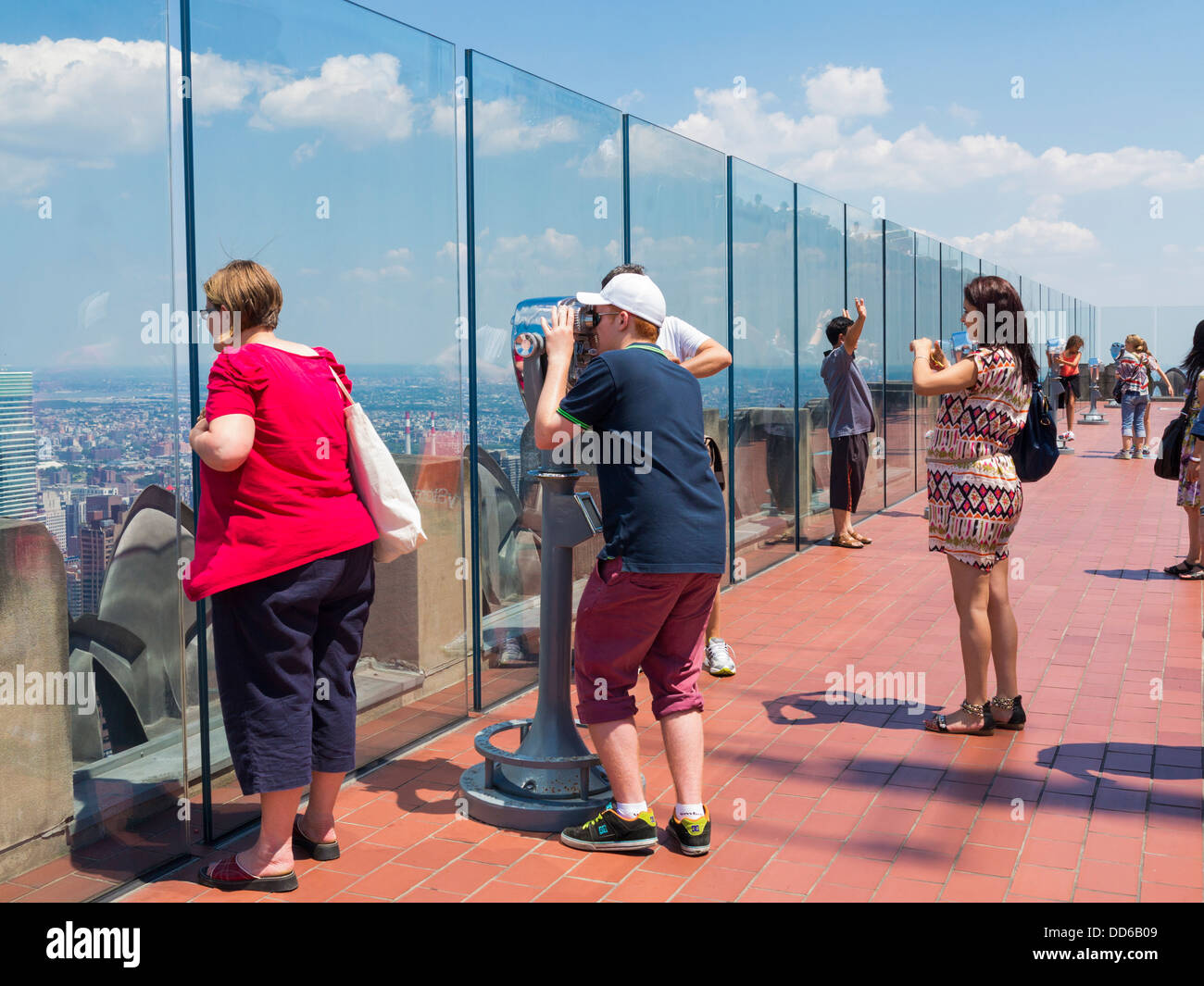Observation deck on rockefeller hi-res stock photography and images - Alamy