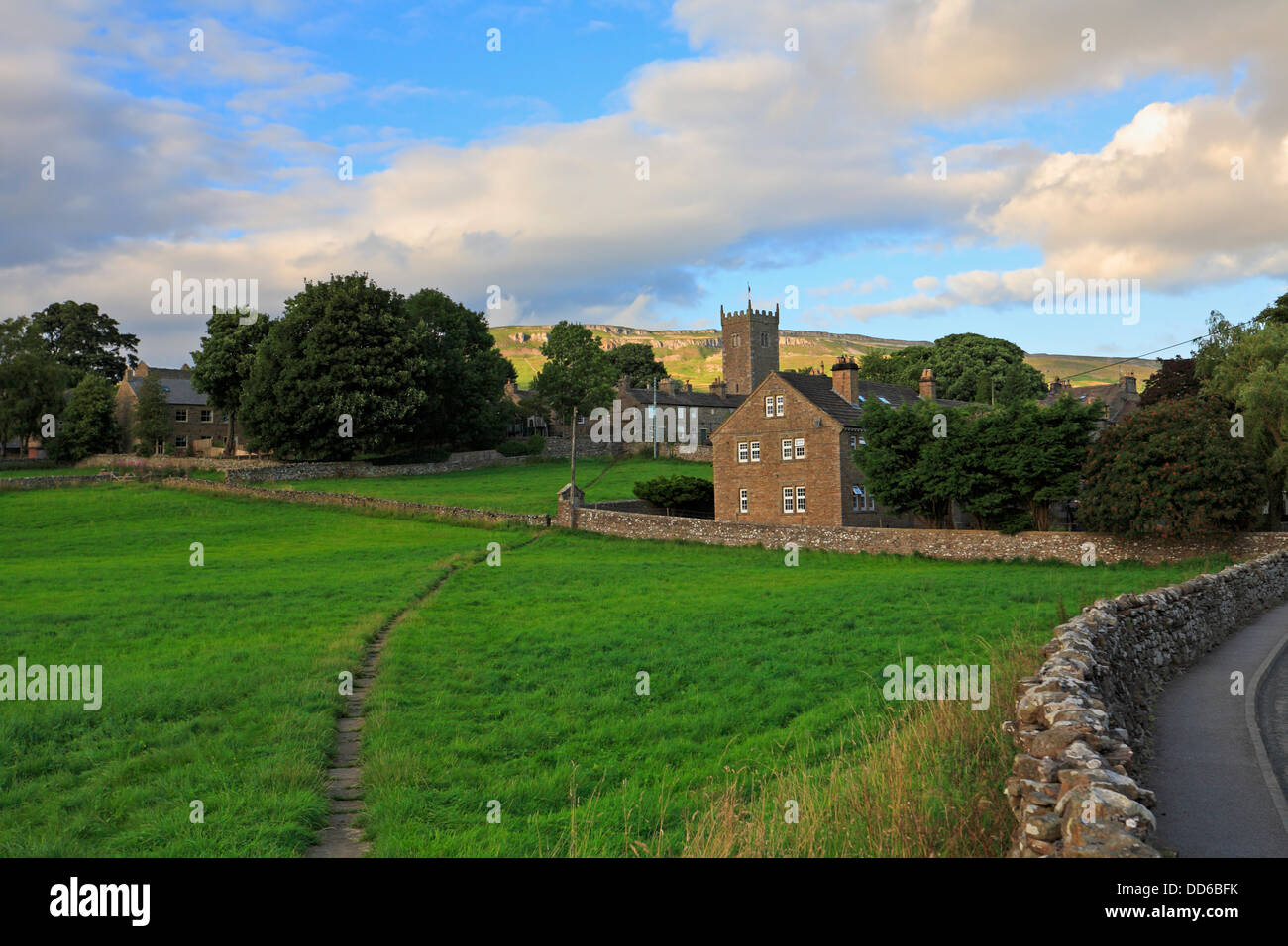 St oswalds church askrigg hi-res stock photography and images - Alamy