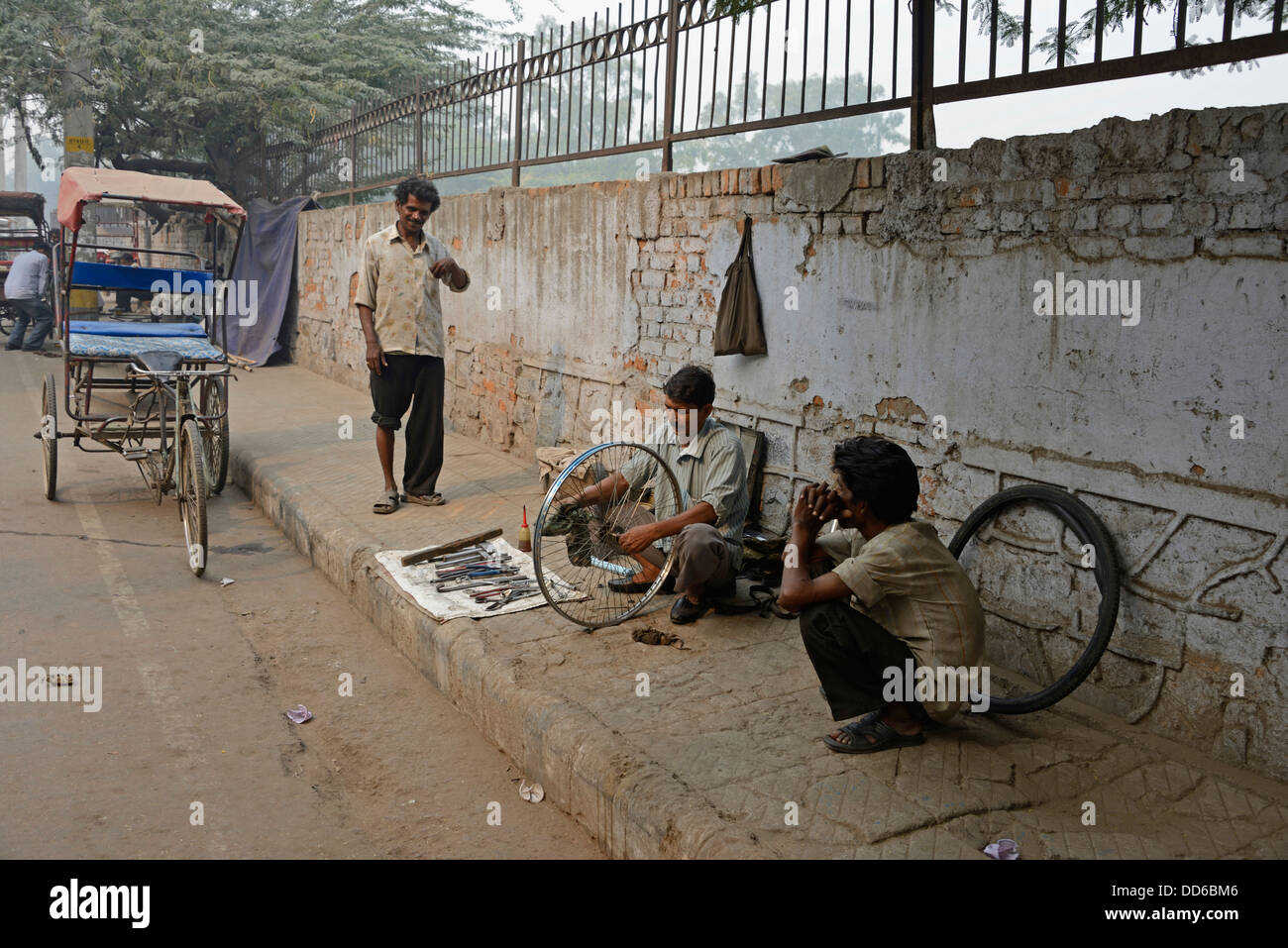 Indian cycle repair hi-res stock photography and images - Alamy
