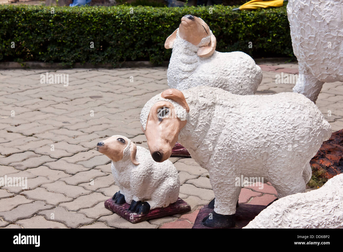 Sheep statue hi-res stock photography and images - Alamy