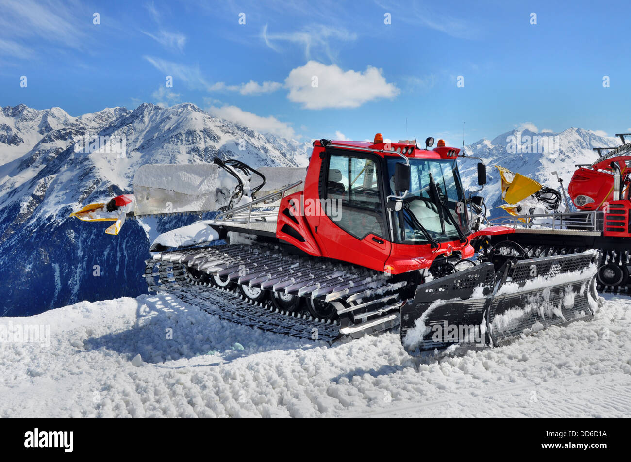 Snow cat groomer hi-res stock photography and images - Alamy
