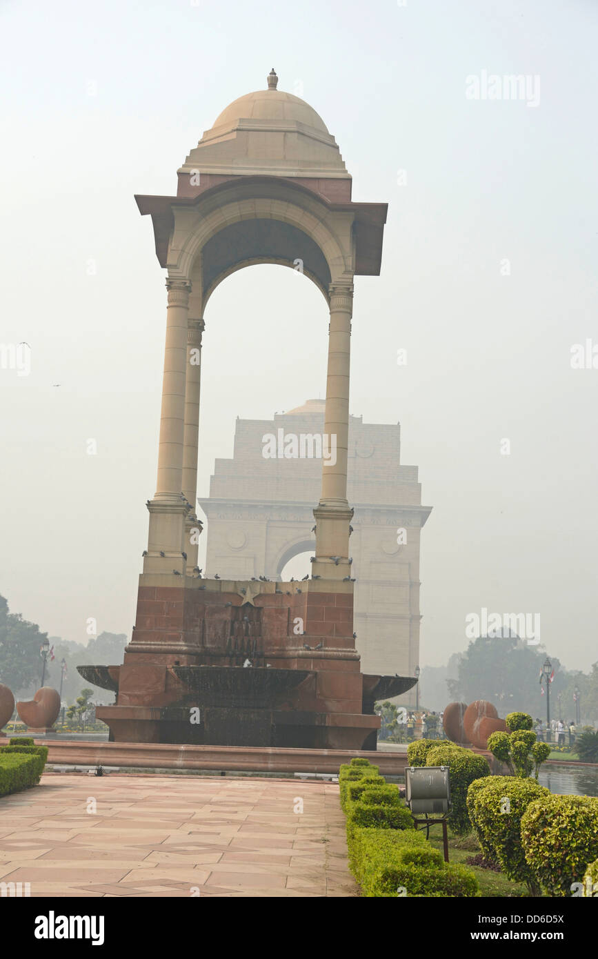 India gate smog hi-res stock photography and images - Alamy