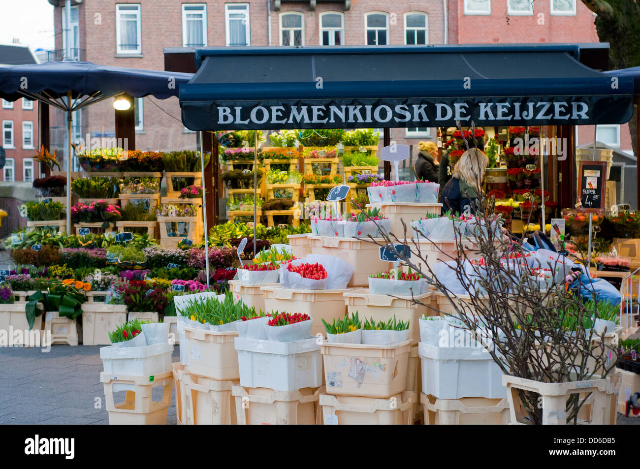 Flower kiosk hi-res stock photography and images - Alamy