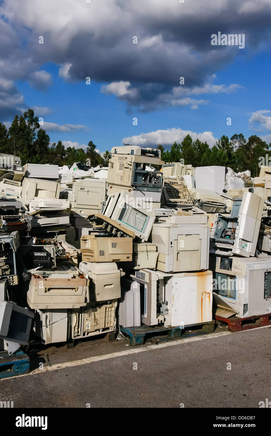 Obsolete computer monitors hi-res stock photography and images - Alamy