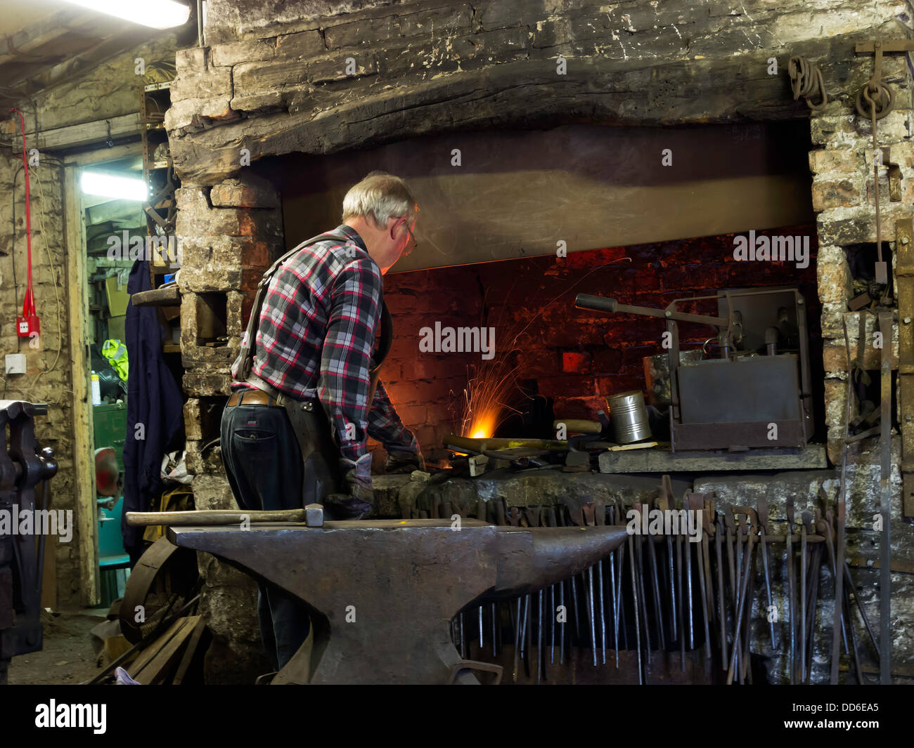 Forge heating iron hi-res stock photography and images - Alamy