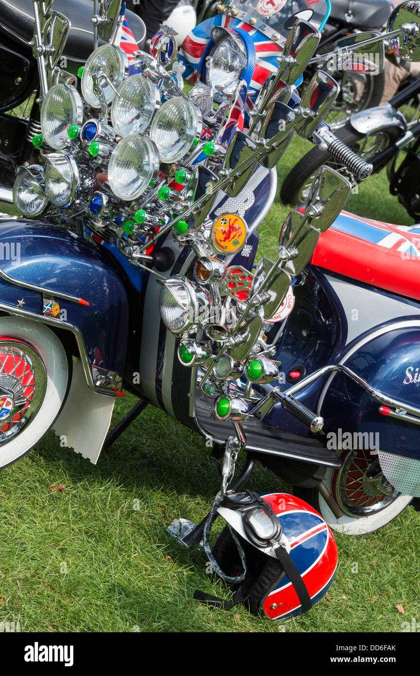 Mods vespa custom scooter mirrors hi-res stock photography and images ...