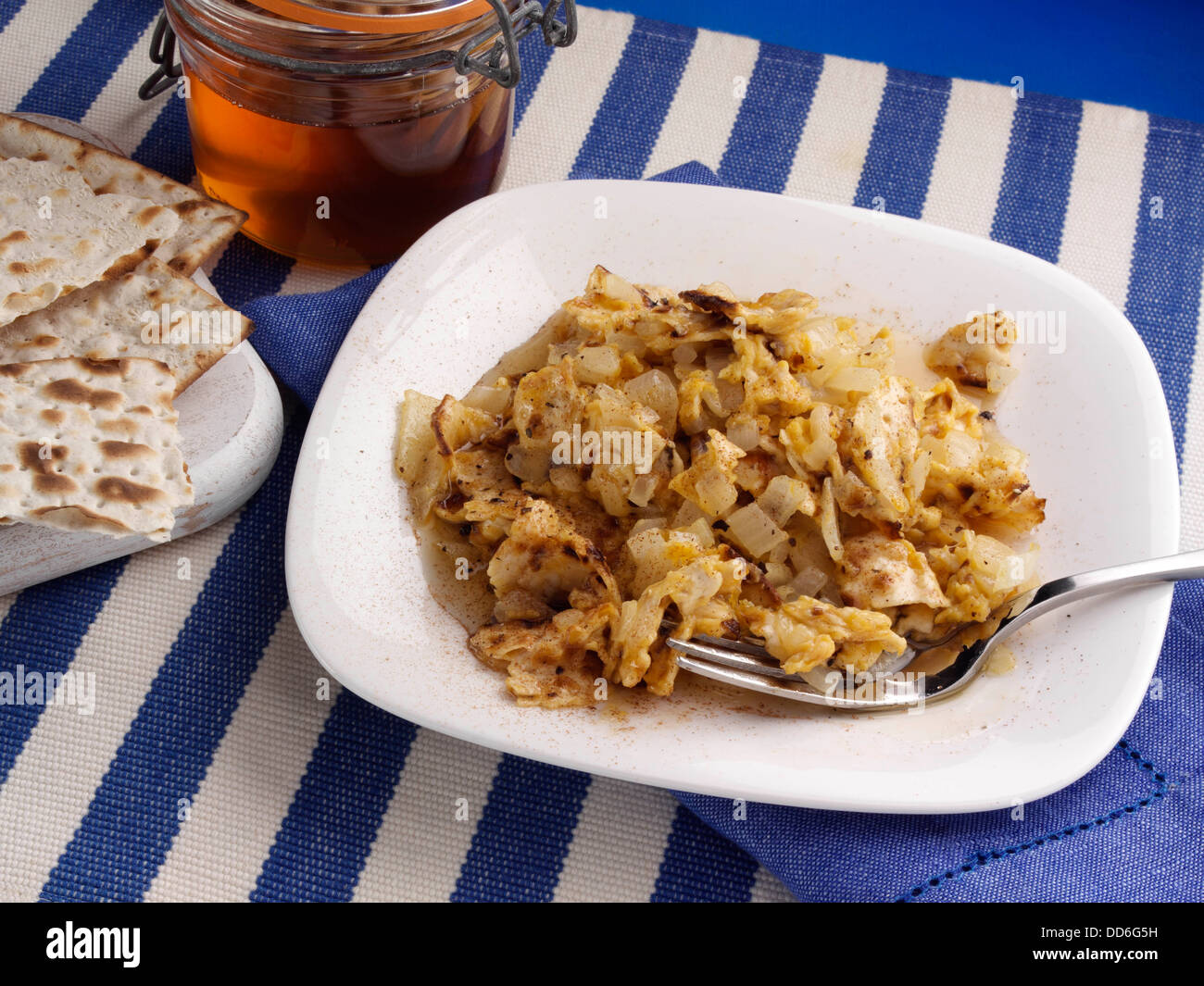 Scrambled Matzo brei traditional Jewish breakfast Stock Photo - Alamy