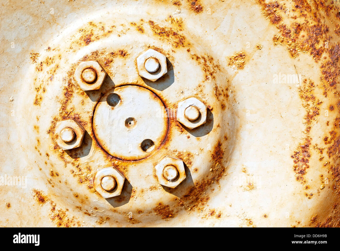 Rusty tractor wheel Stock Photo - Alamy