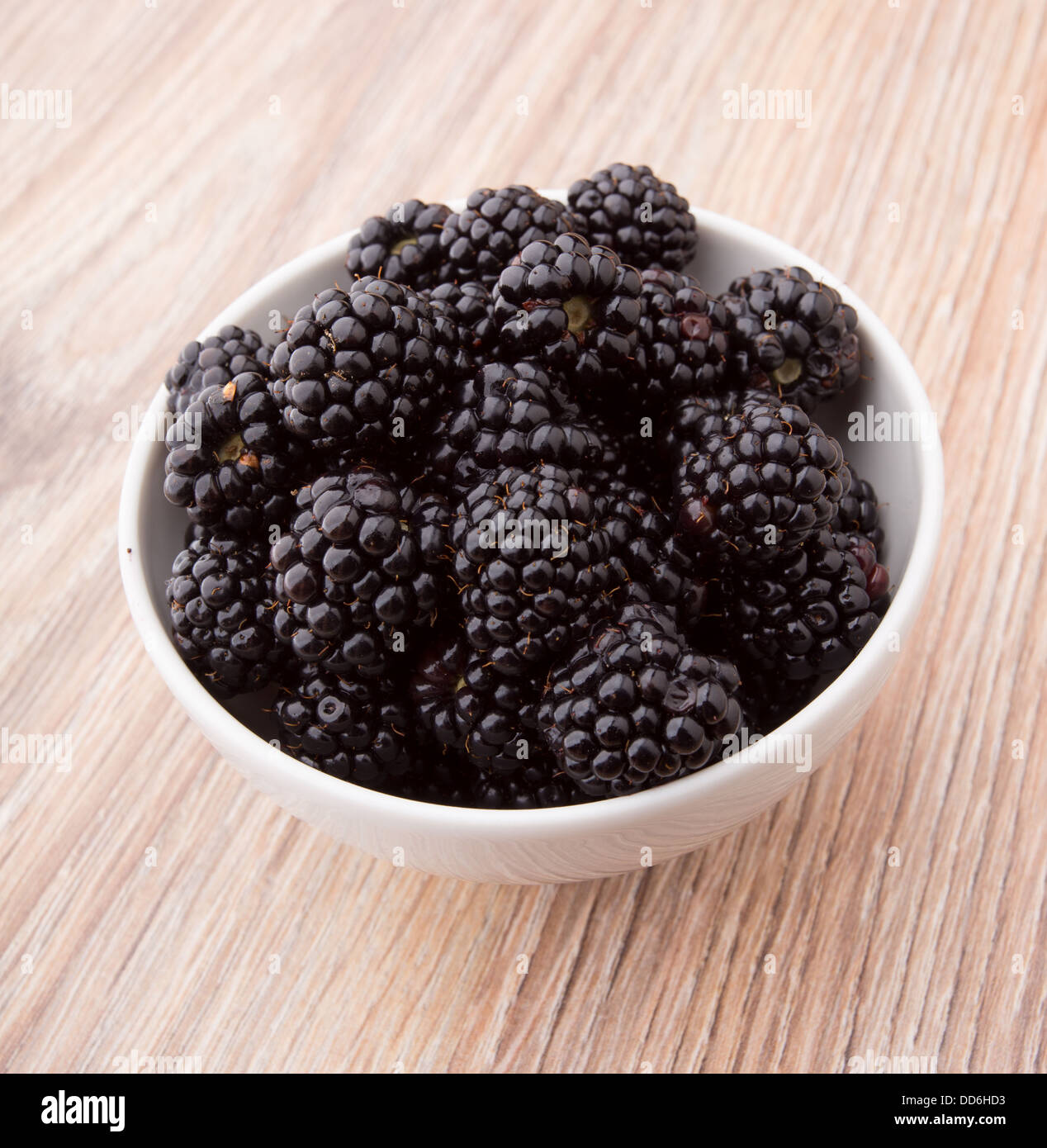 Pot of blackberries hi-res stock photography and images - Alamy