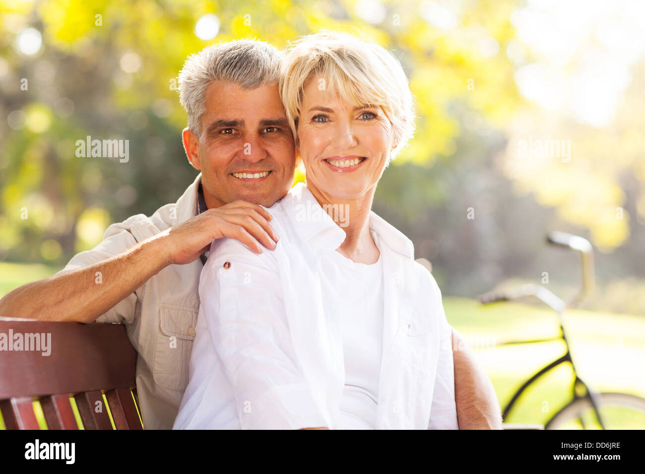 Mature elegant couple hi-res stock photography and images - Alamy