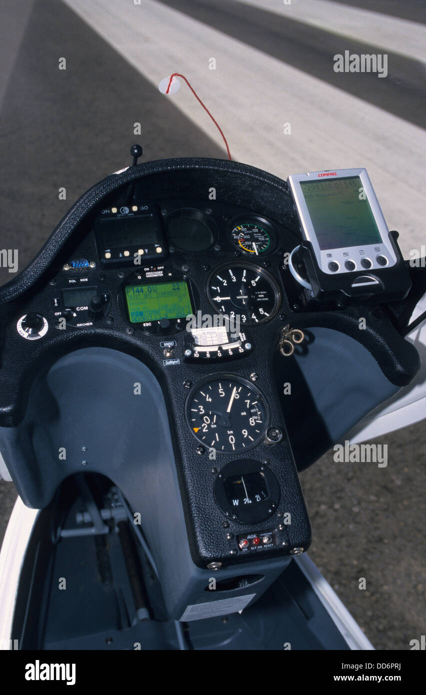 Cockpit a glider hi-res stock photography and images - Alamy
