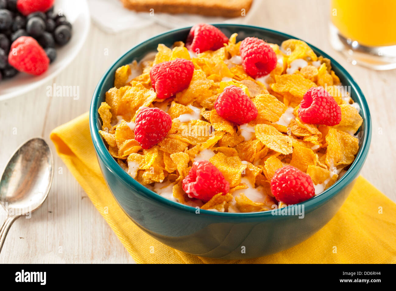 Crunchy corn bran cereal hi-res stock photography and images - Alamy