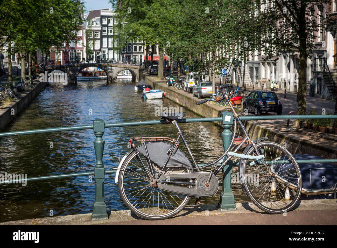 Bicycle city amsterdam hi-res stock photography and images - Alamy