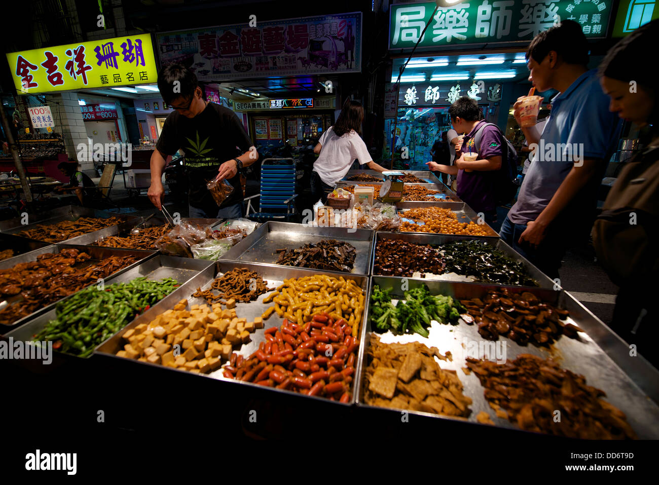 Kenting is a seaside town at the southern tip of Taiwan. Popular with ...