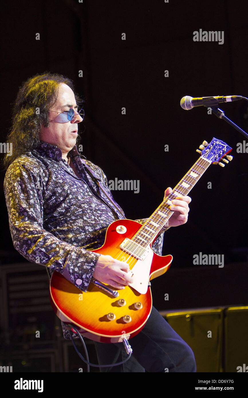 Jason bonham tribute led zeppelin hi-res stock photography and images ...