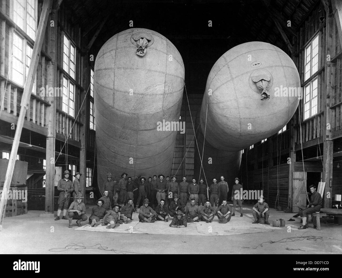Barrage balloons ww1 Black and White Stock Photos & Images - Alamy
