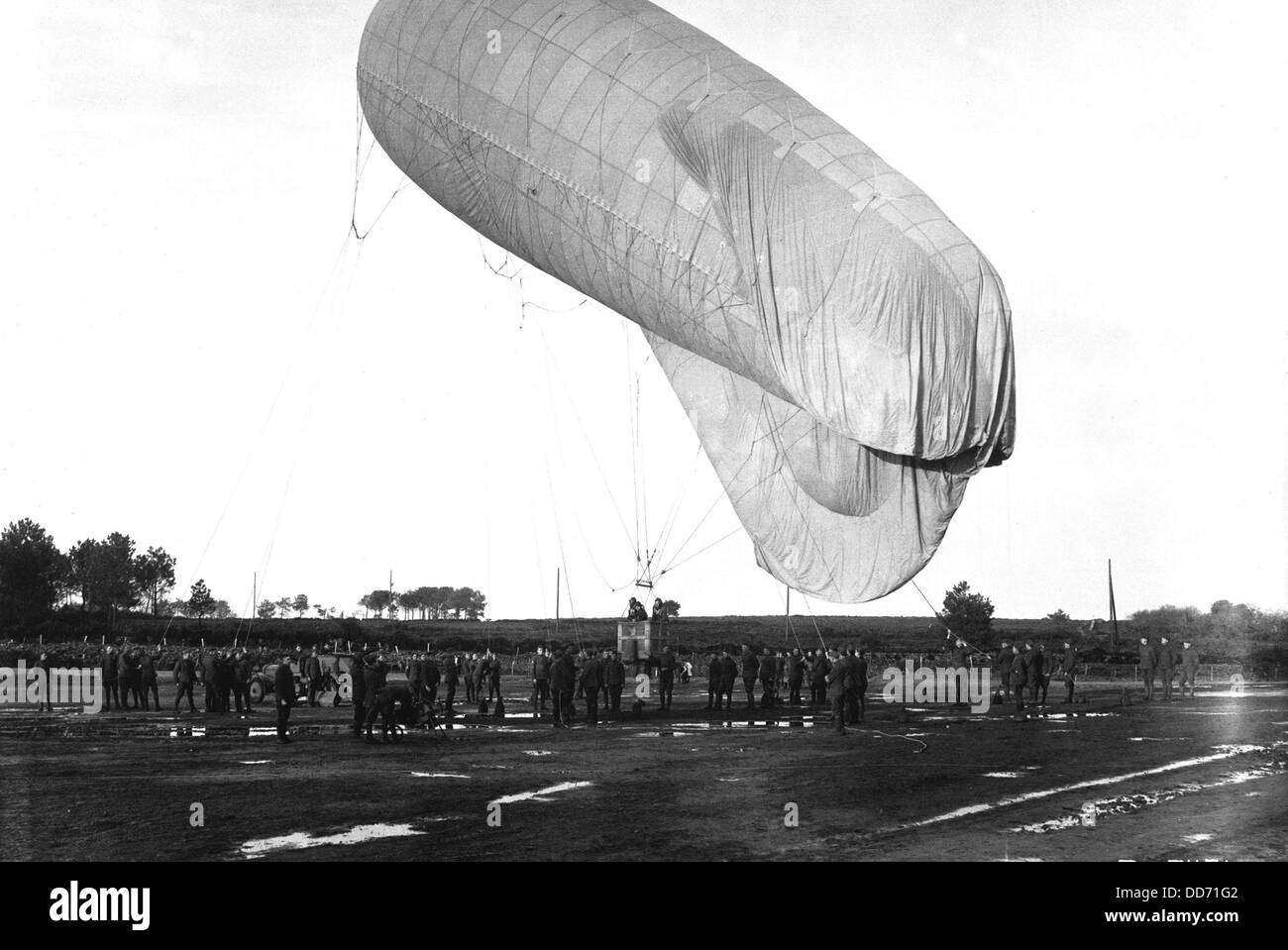 Observation Balloon Wwi High Resolution Stock Photography and Images ...