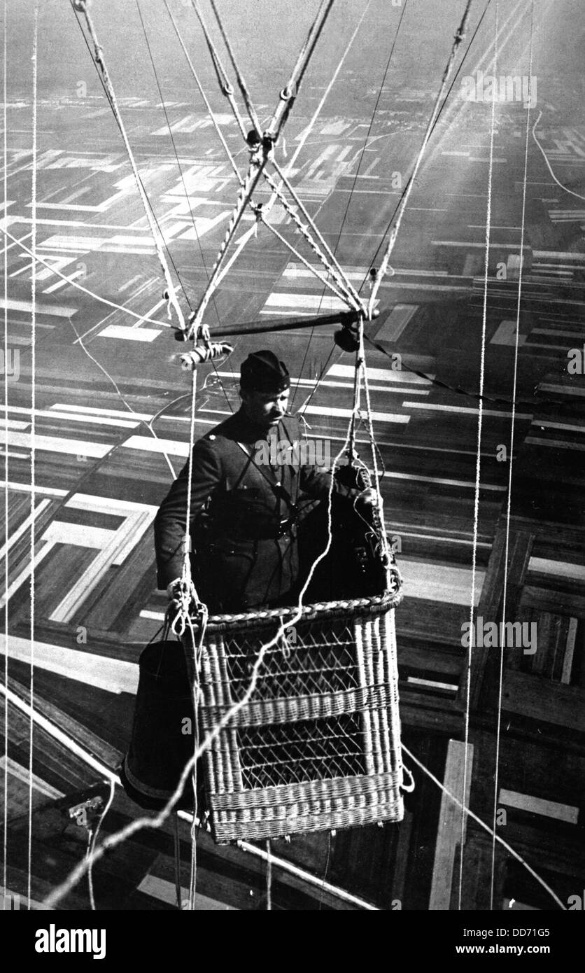 Observation balloon wwi hi-res stock photography and images - Alamy