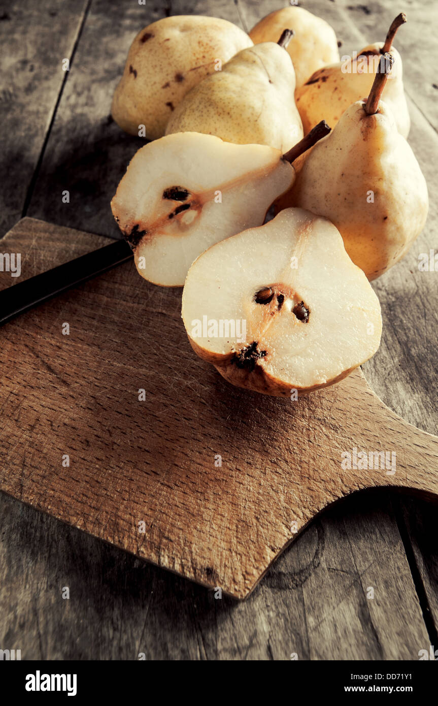 Pear cutting board hi-res stock photography and images - Alamy