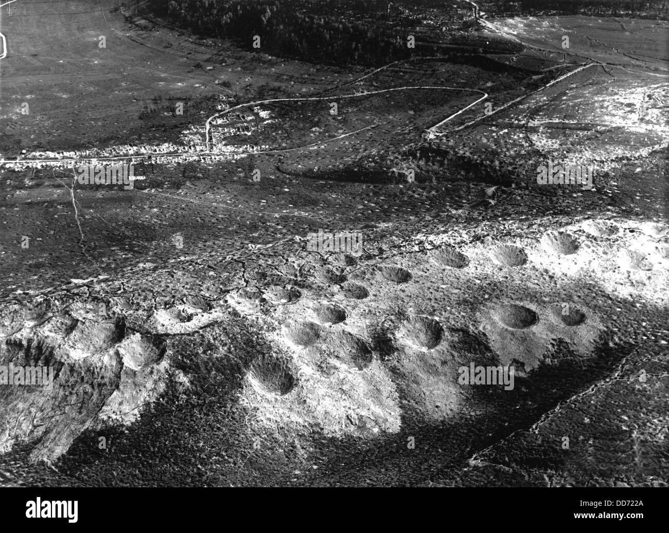 Damage by artillery wwi hi-res stock photography and images - Alamy