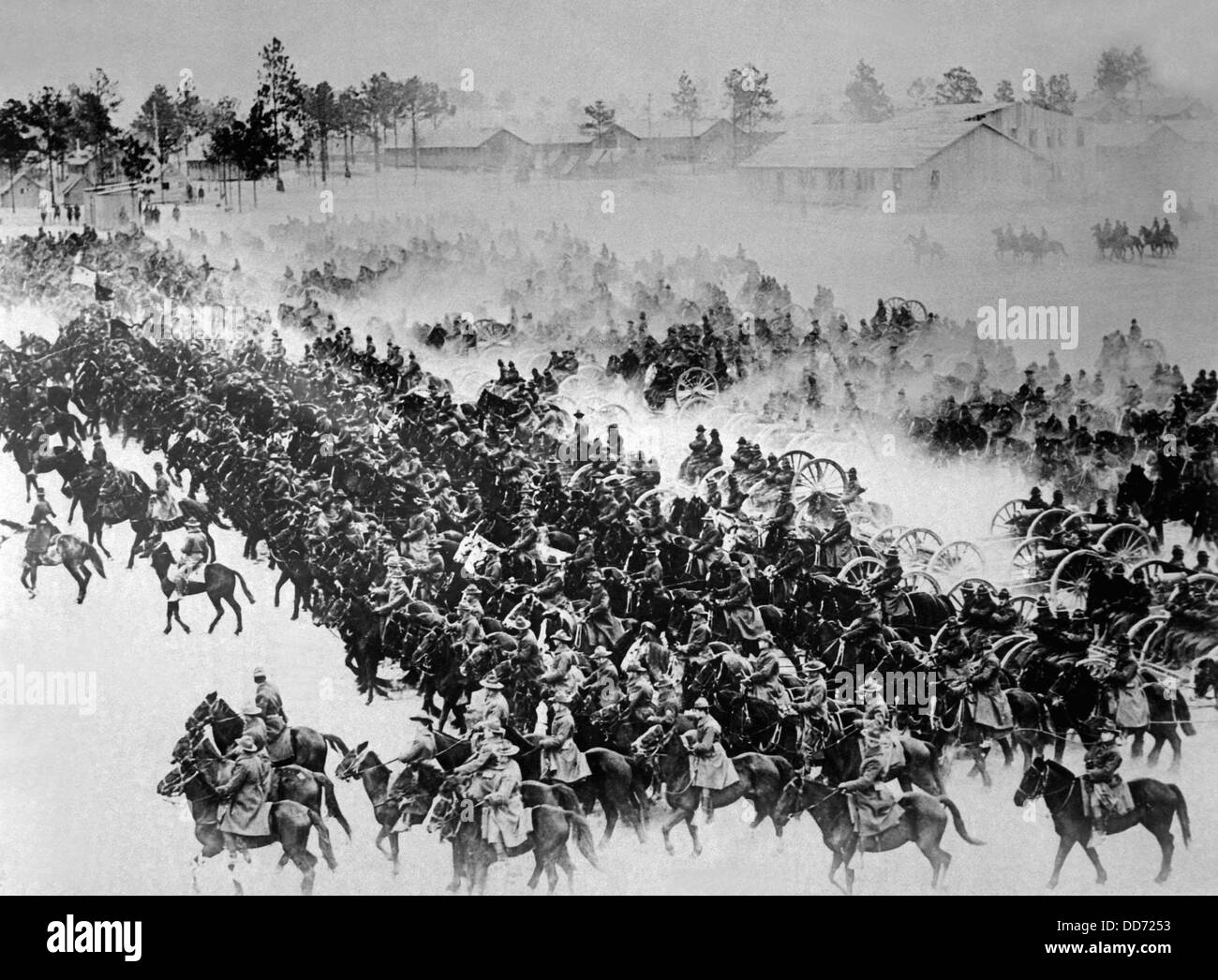 Guns being placed into position for review at Camp Hancock, Georgia ...