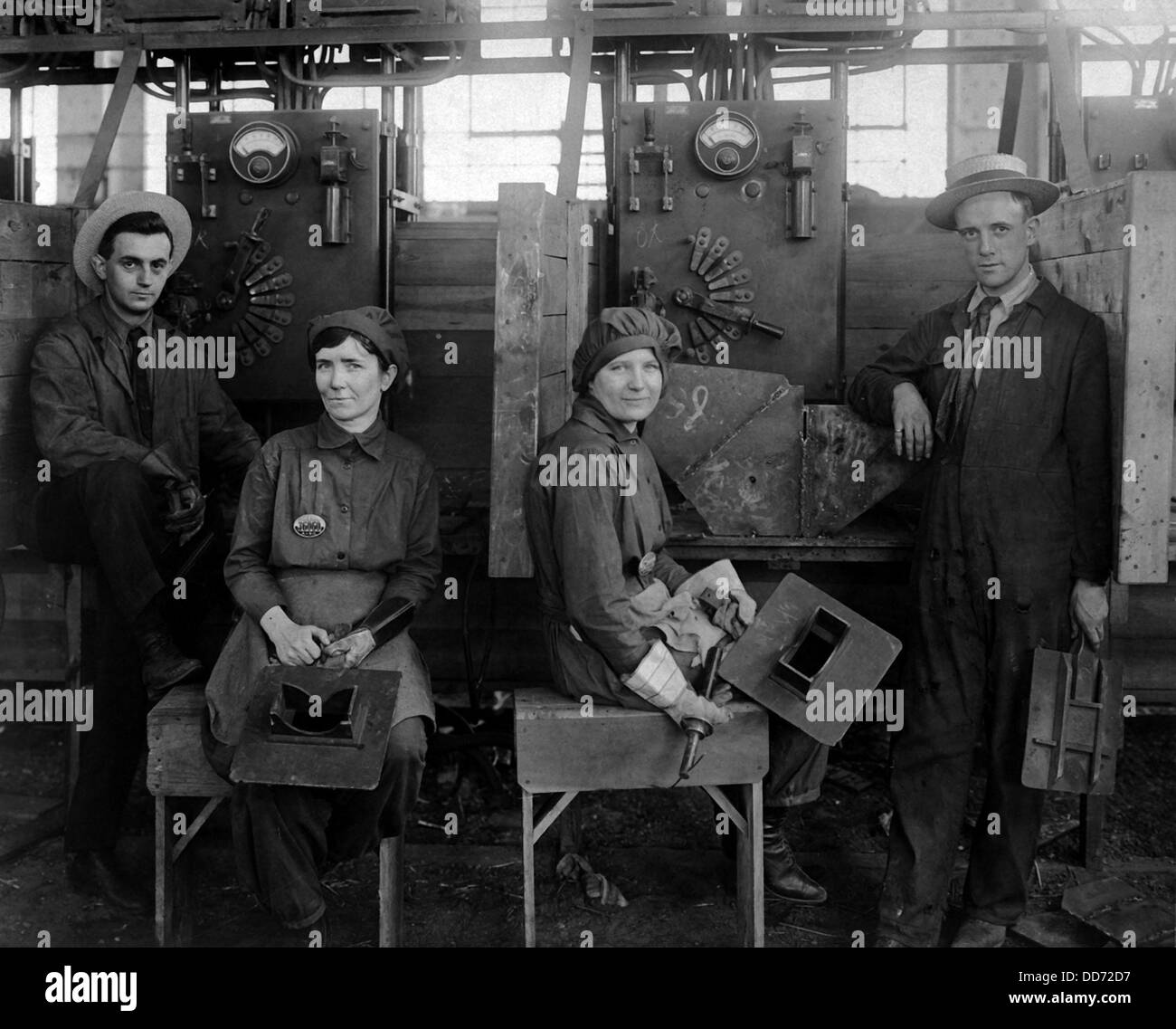 These women electric welders are the first women working on actual ship ...