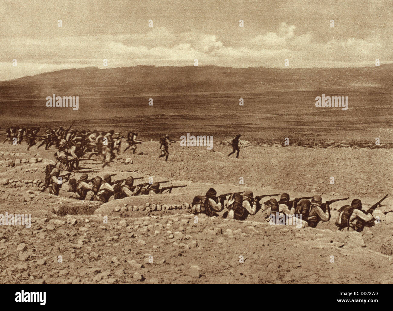 Soldiers ww1 leaving for war hi-res stock photography and images - Alamy