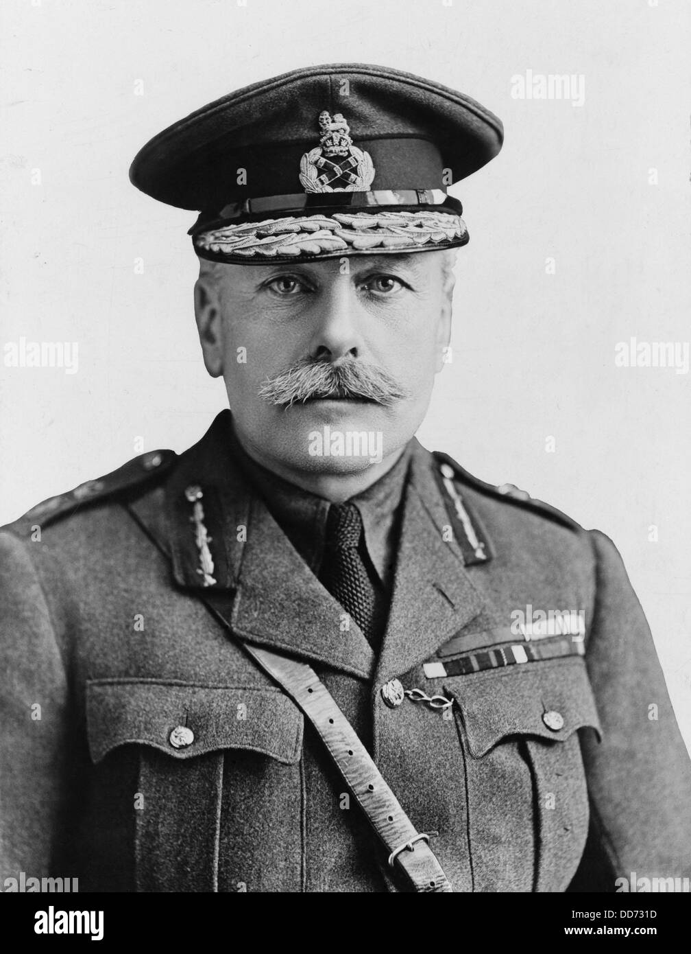 British officer ww1 hi-res stock photography and images - Alamy