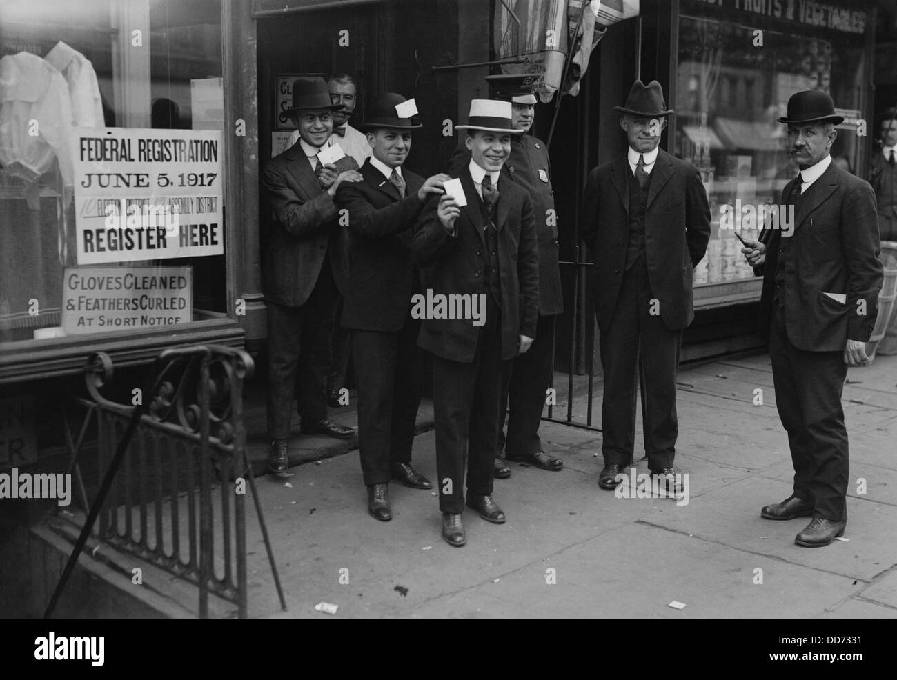 Wwi american draft hi-res stock photography and images - Alamy