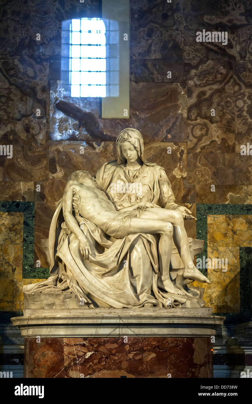 Mary and jesus sculpture by michelangelo hi-res stock photography and ...