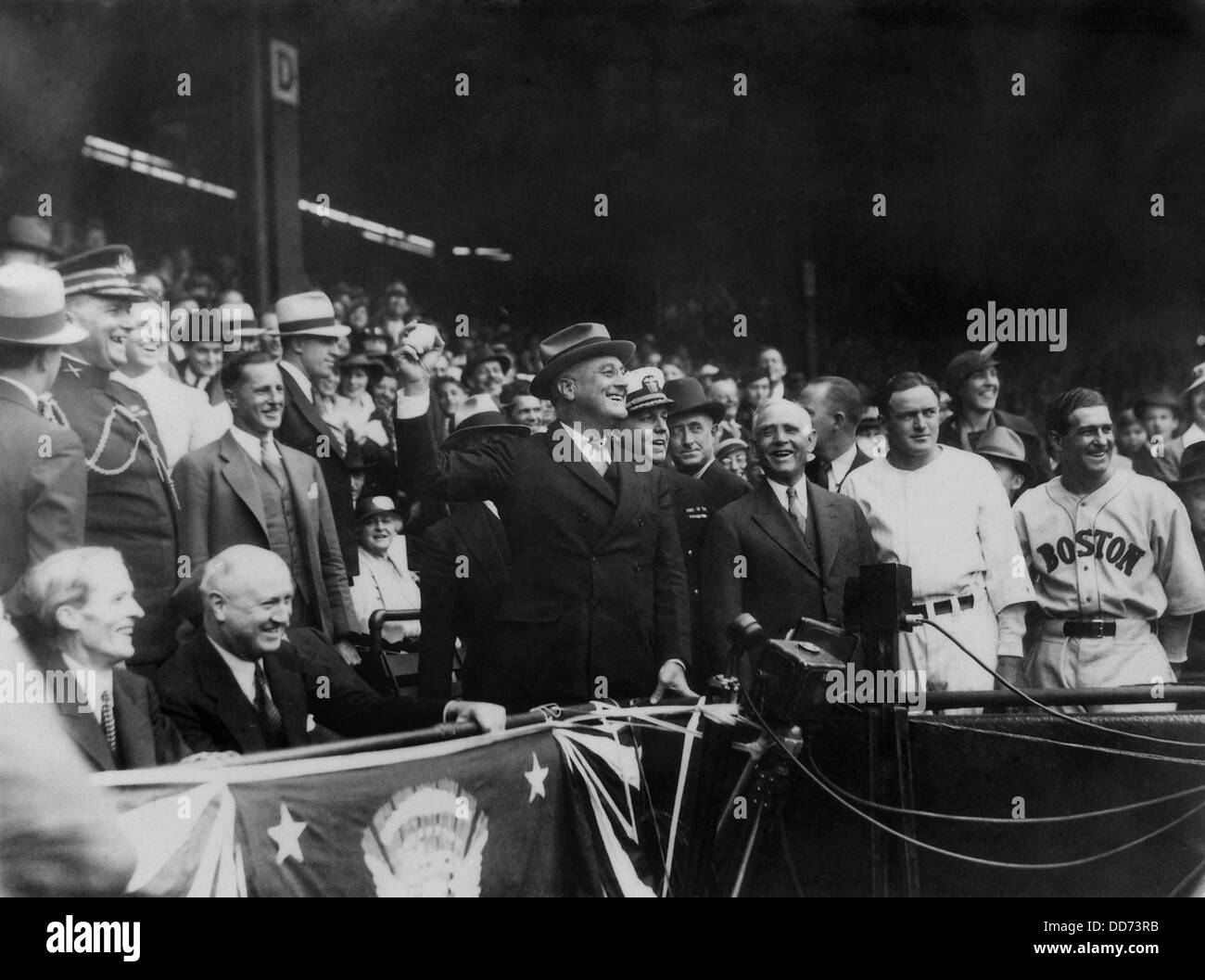 President roosevelt first pitch Black and White Stock Photos & Images ...