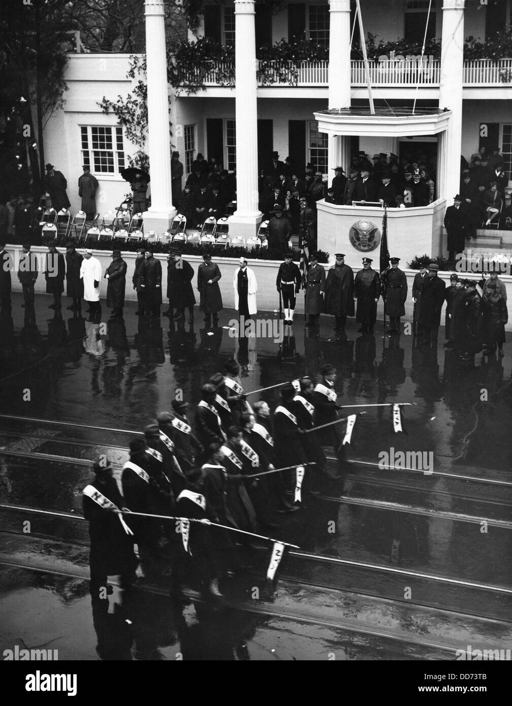 Franklin Roosevelt watches the Inaugural Parade from White House. Jan ...