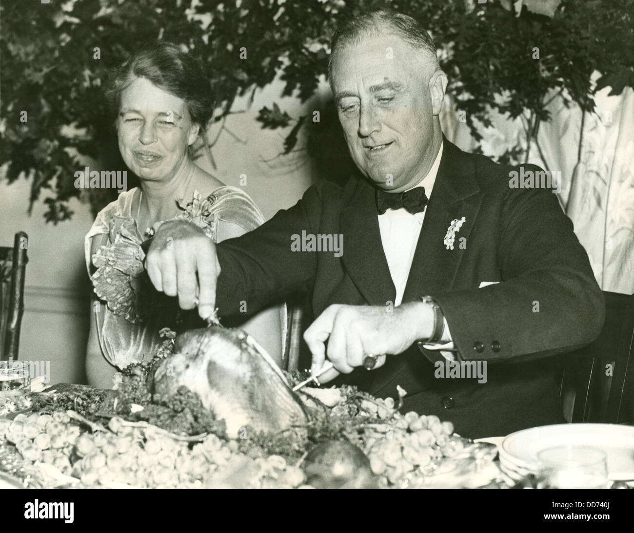 Franklin and Eleanor Roosevelt celebrate Thanksgiving at Warm Springs ...